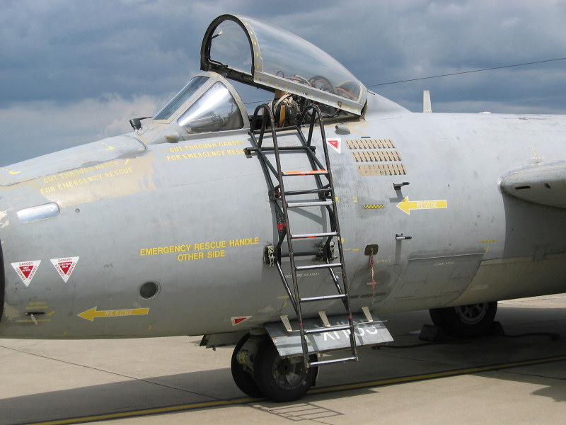 Last overseas operations - Canberra squadron returns - Military Airshows